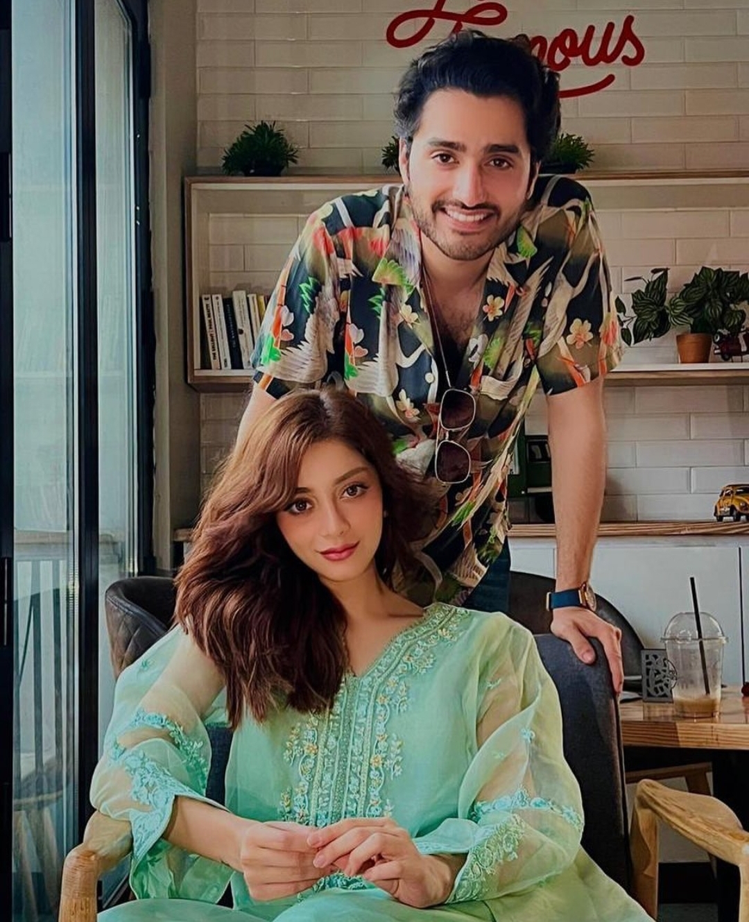 Mehroom Cast, Schedule And Timings | Reviewit.pk