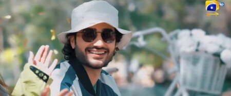 Mehroom Cast, Schedule And Timings | Reviewit.pk