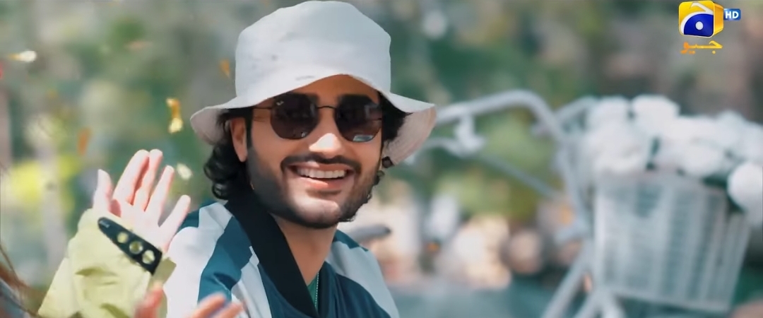 Mehroom Cast, Schedule And Timings | Reviewit.pk