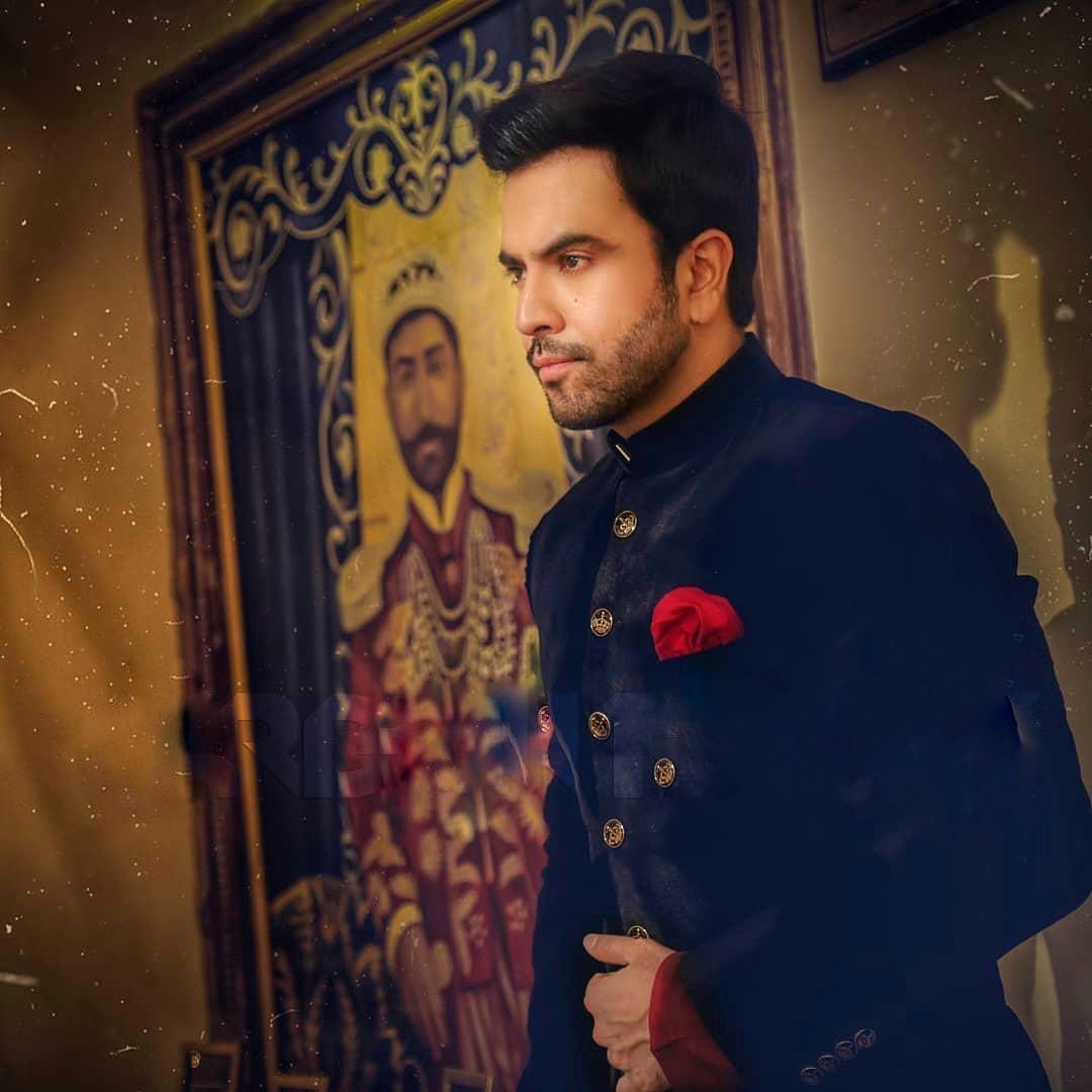 Mehroom Cast, Schedule And Timings | Reviewit.pk