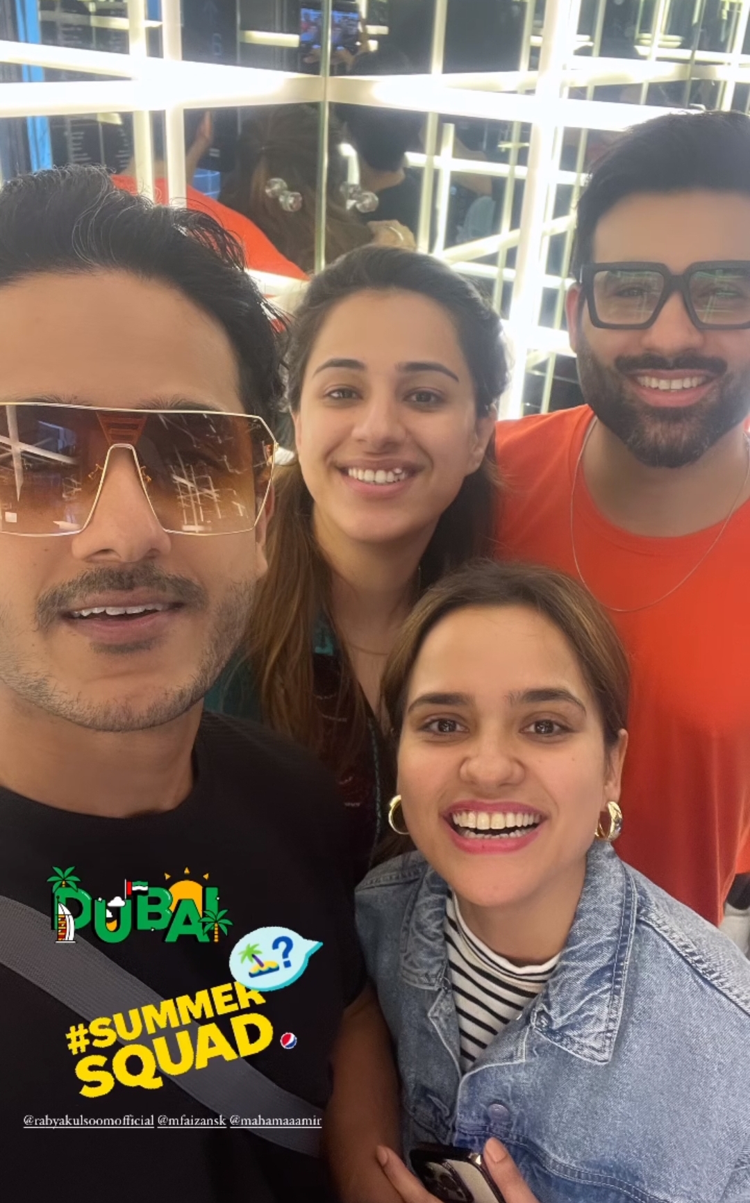 Rabya Kulsoom & Maham Aamir's Family Trip To Dubai | Reviewit.pk