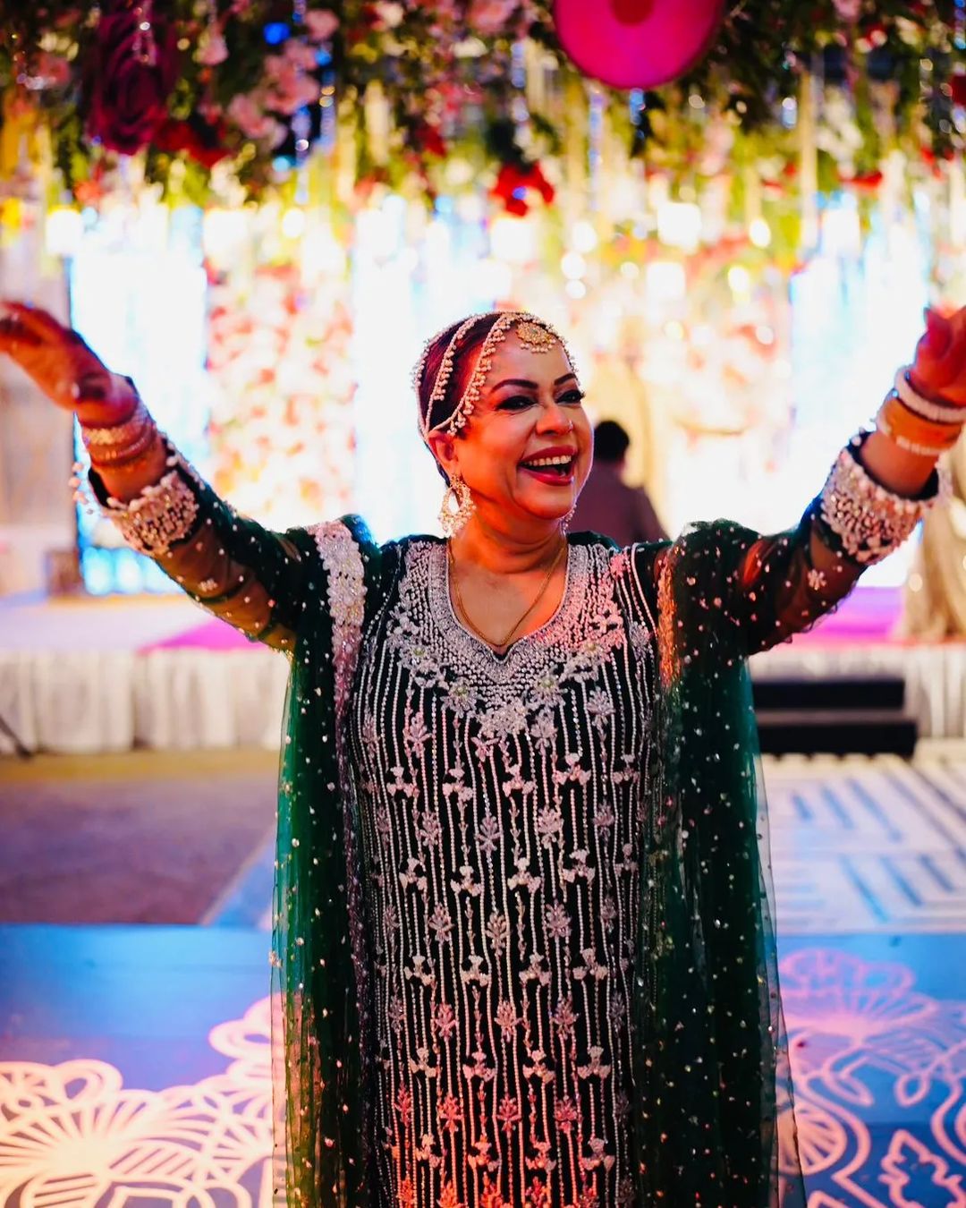Sadia Imam's New Family Pictures From Niece's Barat Event | Reviewit.pk