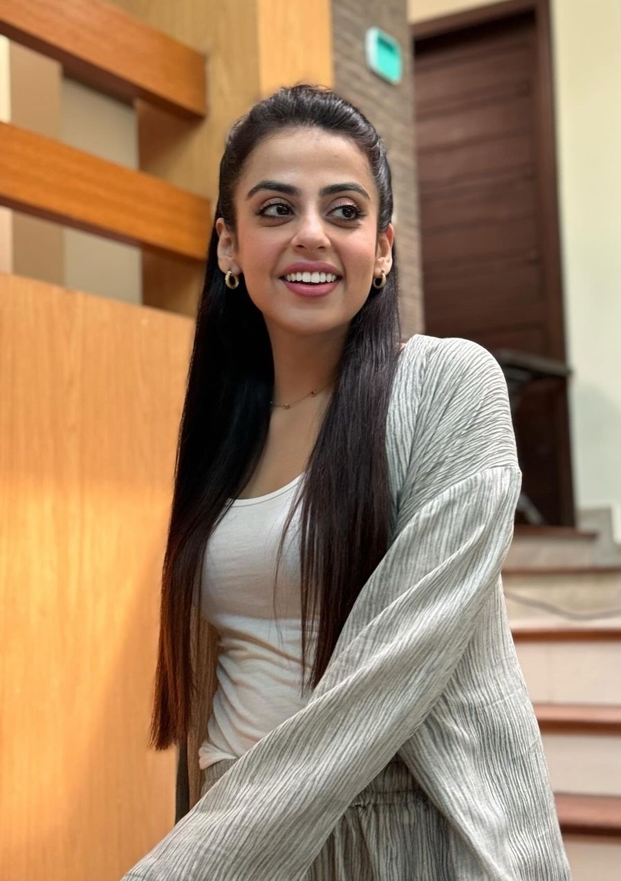 Yashma Gill's Recent Instagram Video Ignites Criticism | Reviewit.pk