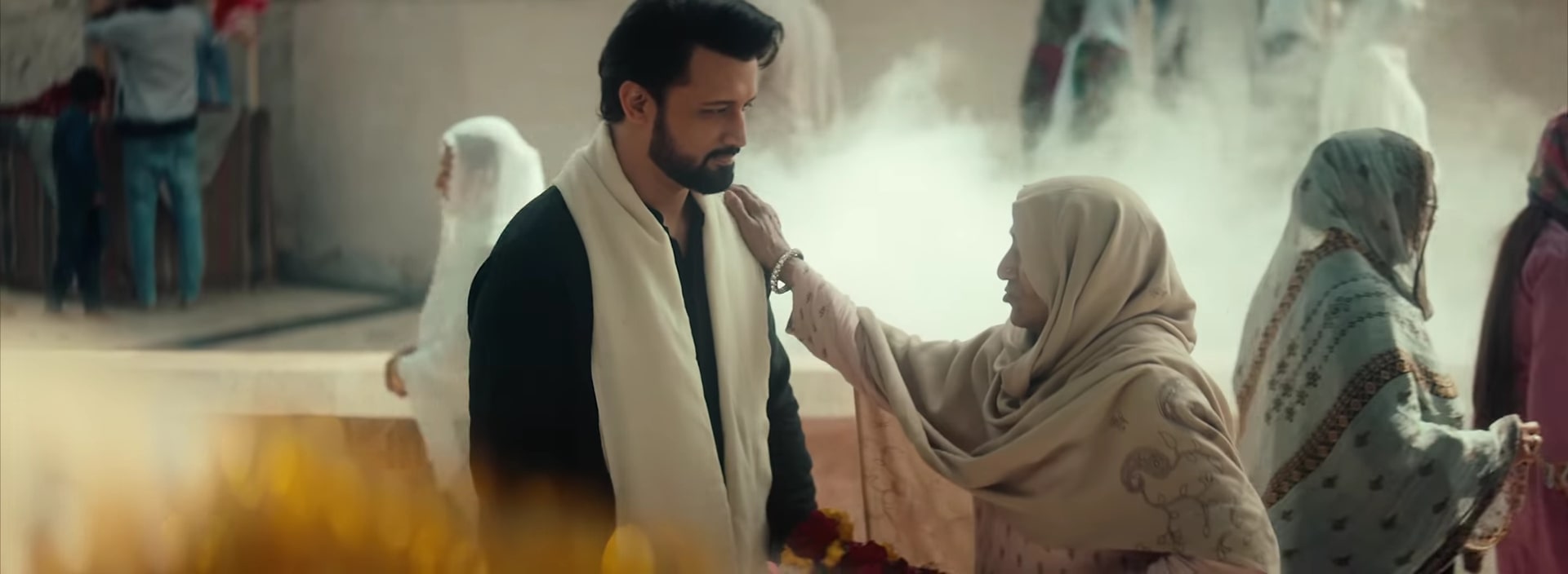 Atif Aslam's Beautiful New Naat Wins Hearts | Reviewit.pk