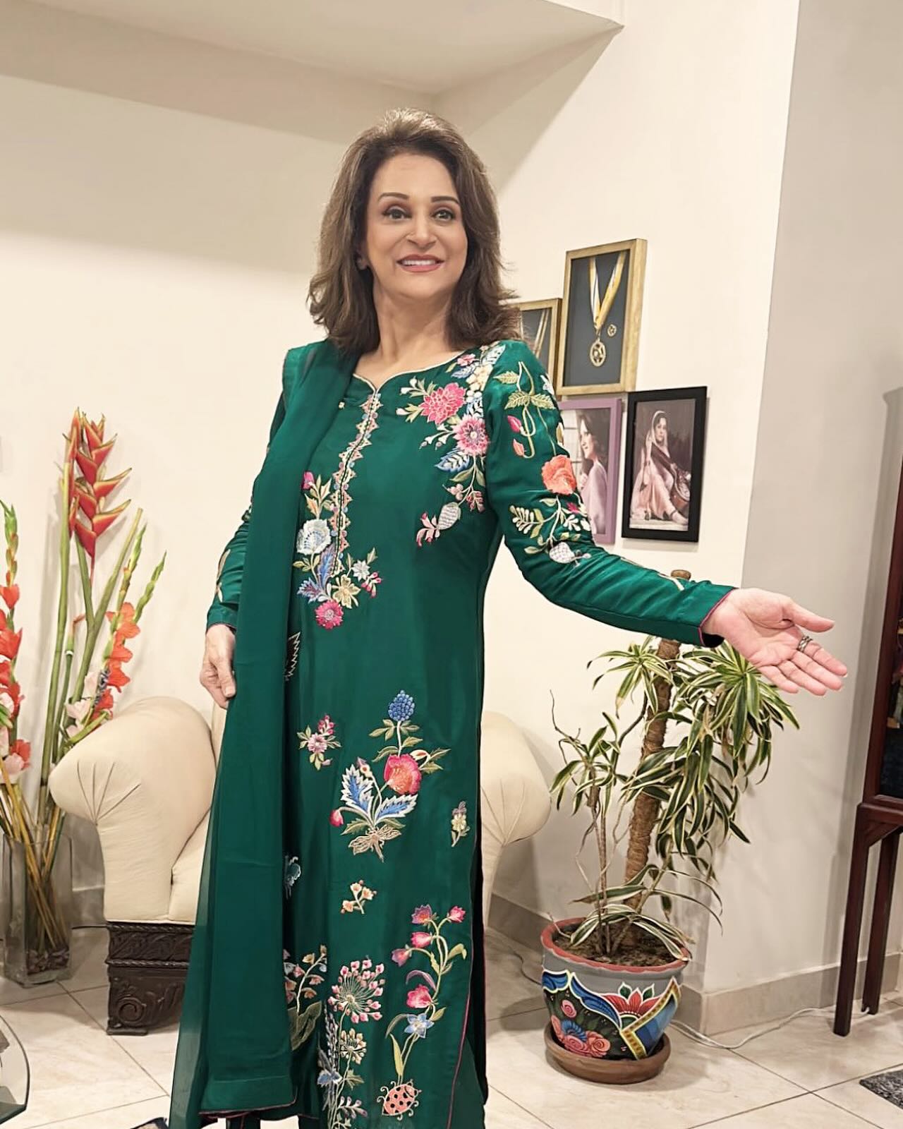 Bushra Ansari's Care For Her Husband Iqbal Hussain | Reviewit.pk