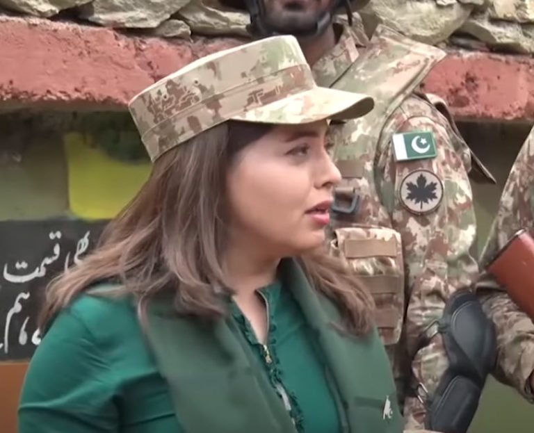 Anchor Dr Fiza Akbar Addresses Viral Crying Video | Reviewit.pk