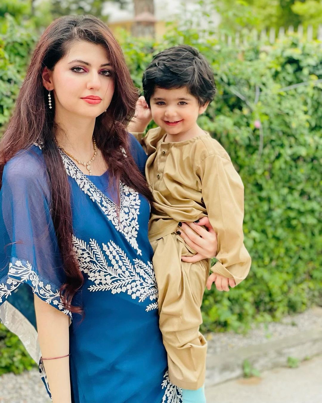 Anam Goher & Goher Mumtaz Gorgeous Eid Clicks | Reviewit.pk