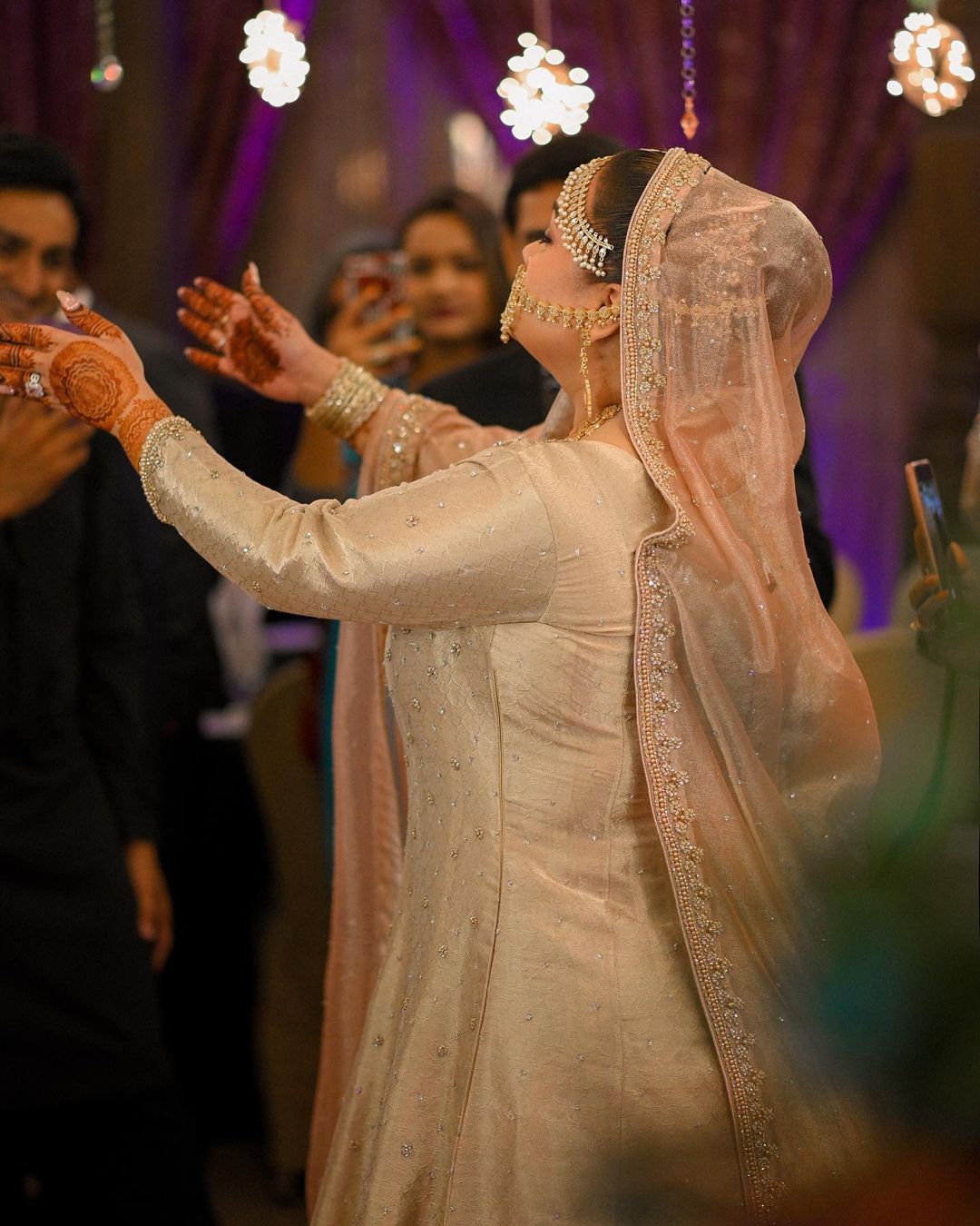 Hina Rizvi & Ammar Ahmed's Wedding Photoshoot | Reviewit.pk