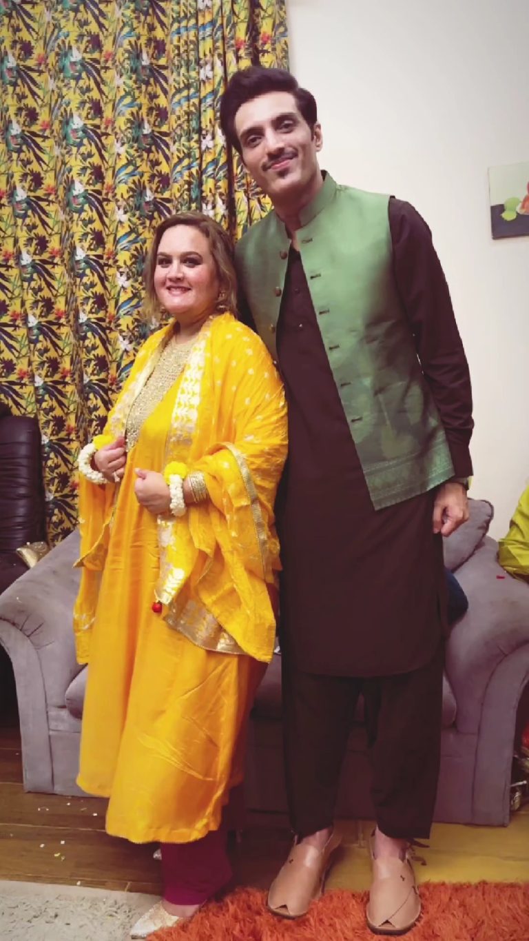 Hina Rizvi Beautiful Mayoun Pictures | Reviewit.pk