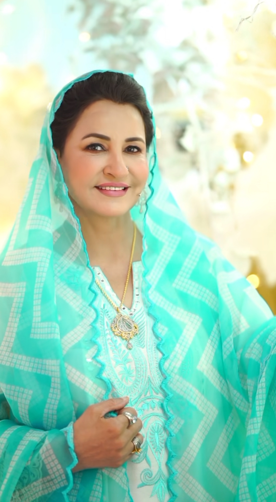 Saba Faisal's Elegant Dresses from Ramadan Shows | Reviewit.pk