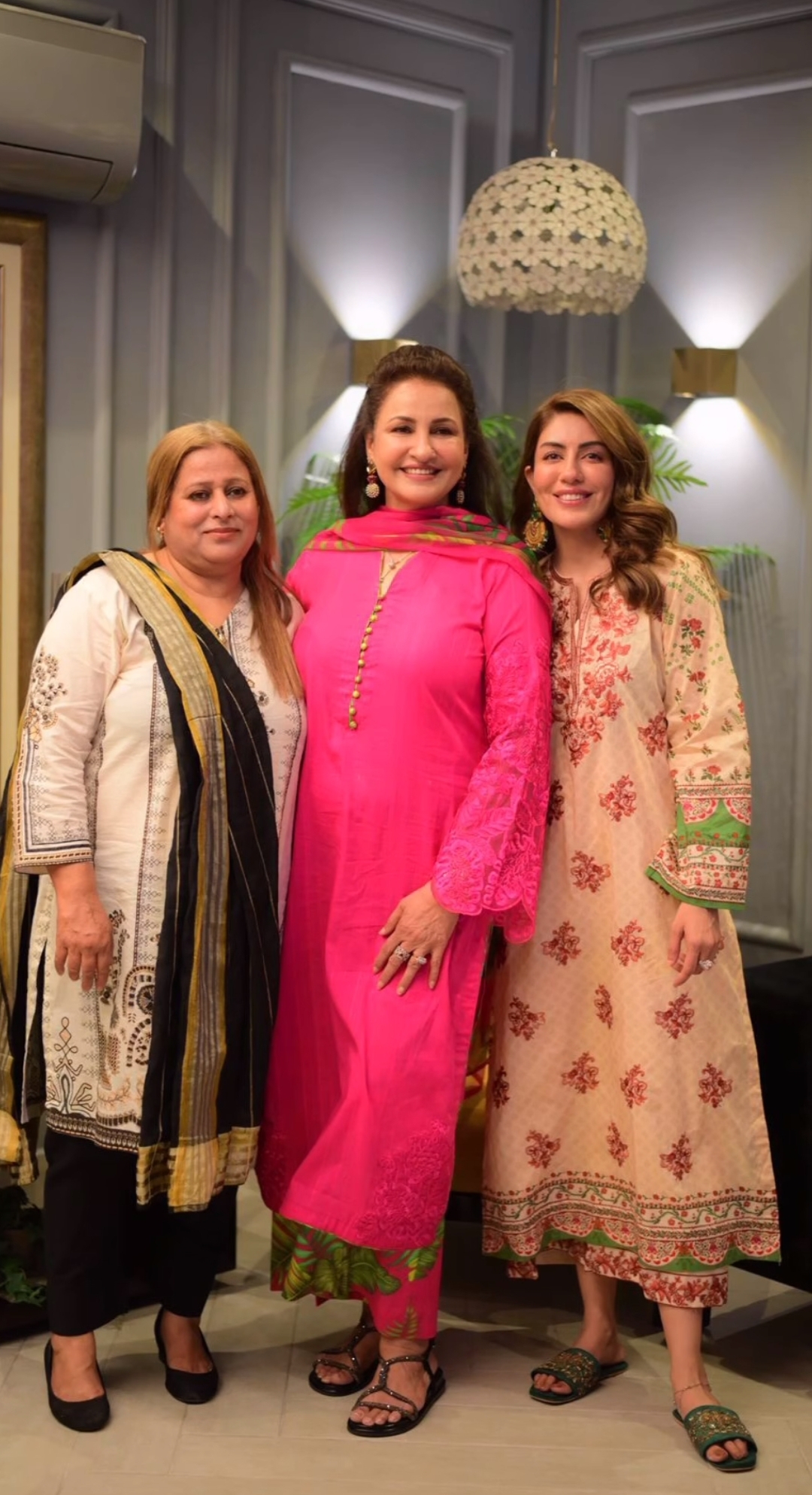 Saba Faisal Family Iftar Pictures & Reel | Reviewit.pk