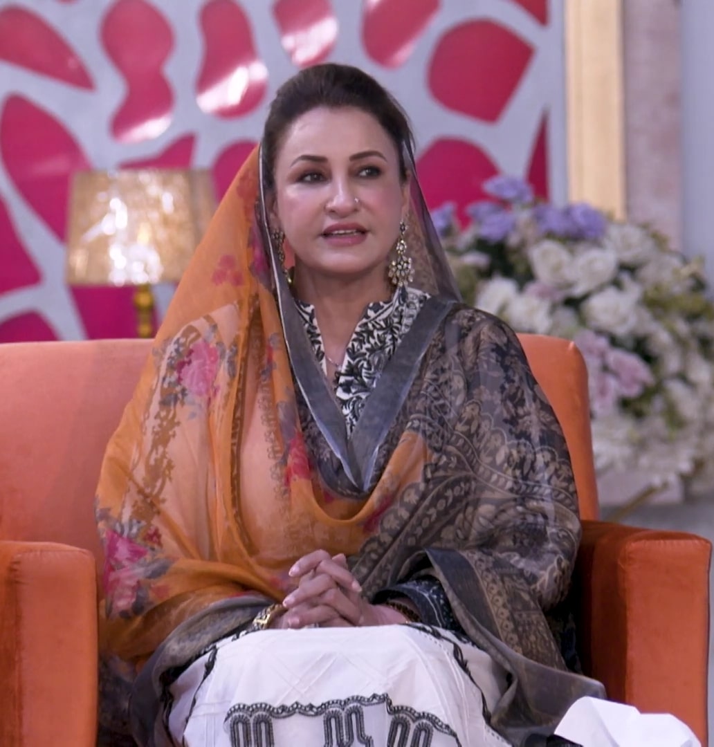 How Saba Faisal Became Famous On Social Media | Reviewit.pk