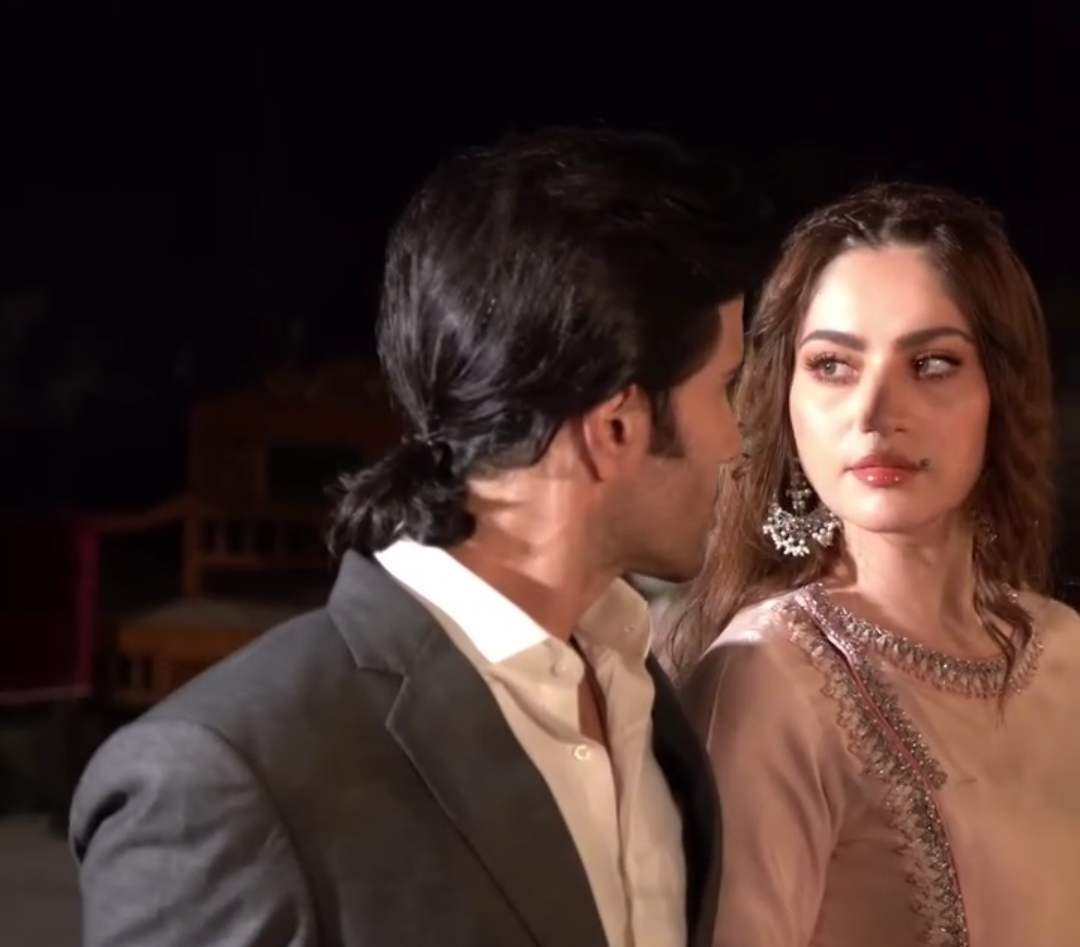 Feroze Khan And Neelam Muneer Share BTS After Khumar Wrap | Reviewit.pk