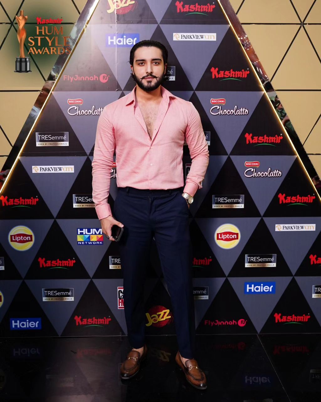 Pakistani Celebrities At Hum Style Awards 2024 | Reviewit.pk