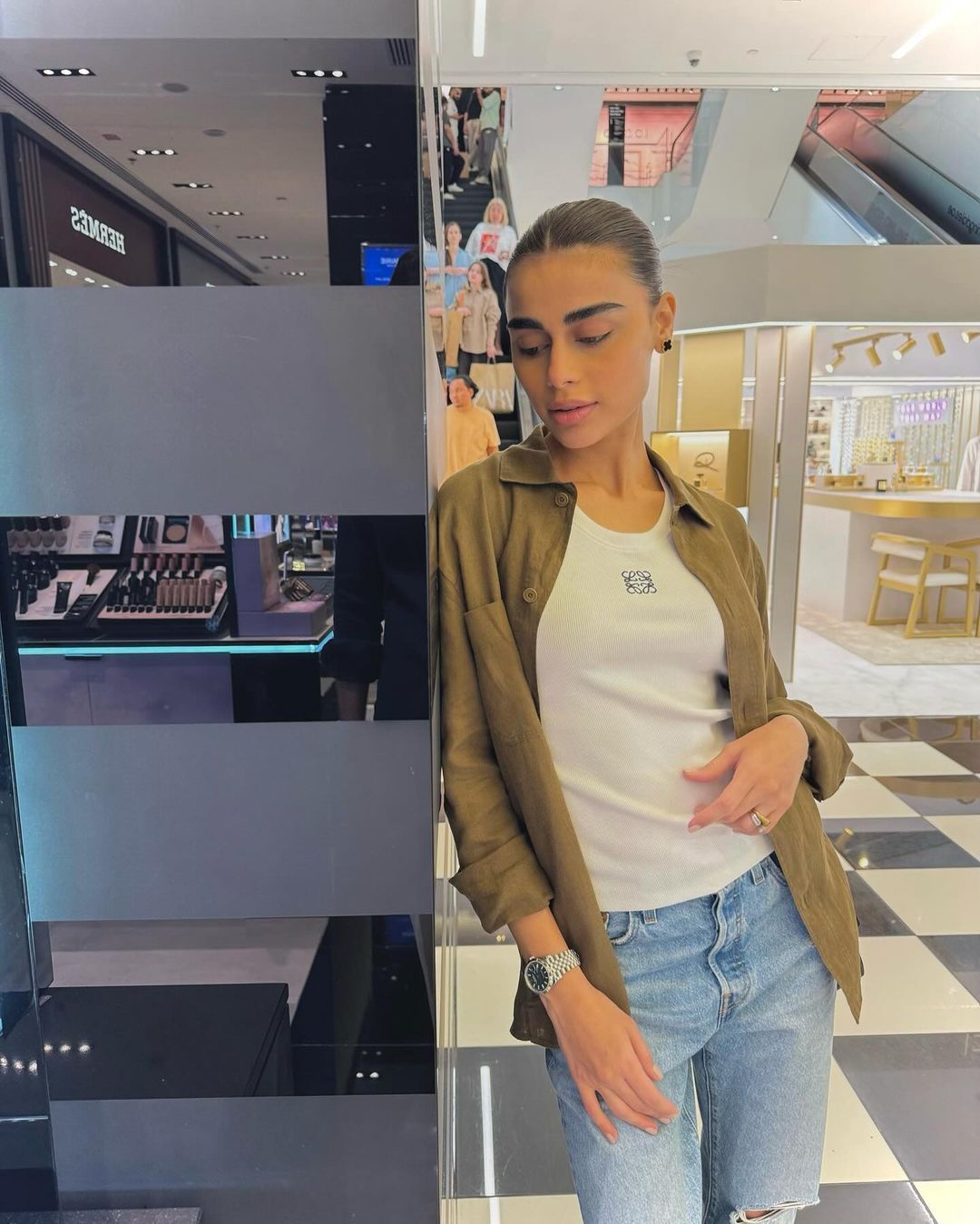 Sadaf Kanwal's Adorable New Family Pictures | Reviewit.pk