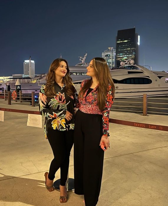 Aiman Khan & Minal Khan Skin Care Brand Launch Event | Reviewit.pk Aiman Khan & Minal Khan Skin Care Brand Launch Event | Reviewit.pk