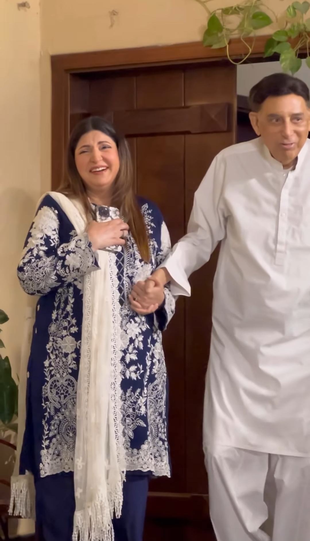 Shagufta Ejaz's Star Studded Birthday Celebration | Reviewit.pk