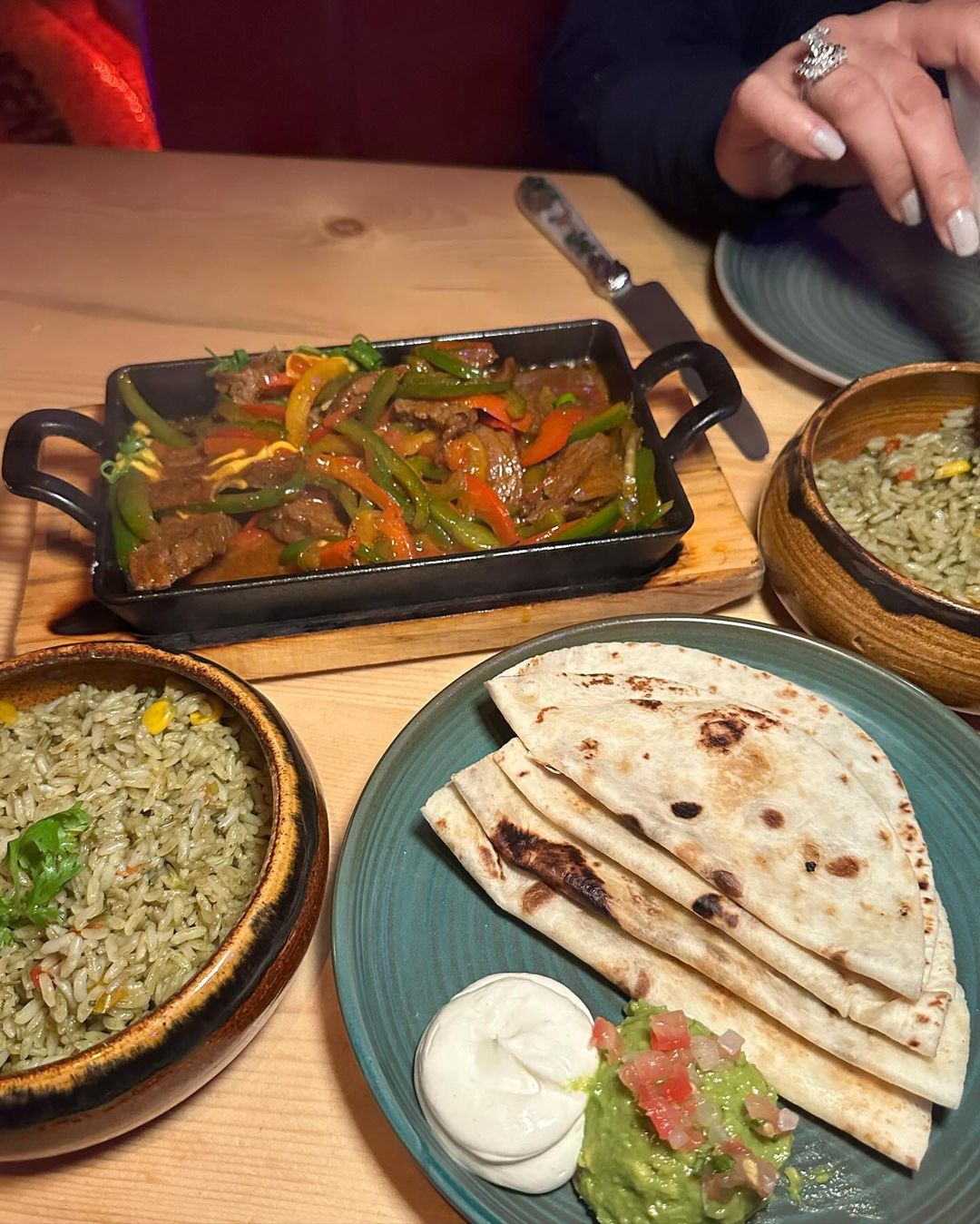 Shagufta Ejaz's Luxury Trip to Dubai Continues | Reviewit.pk