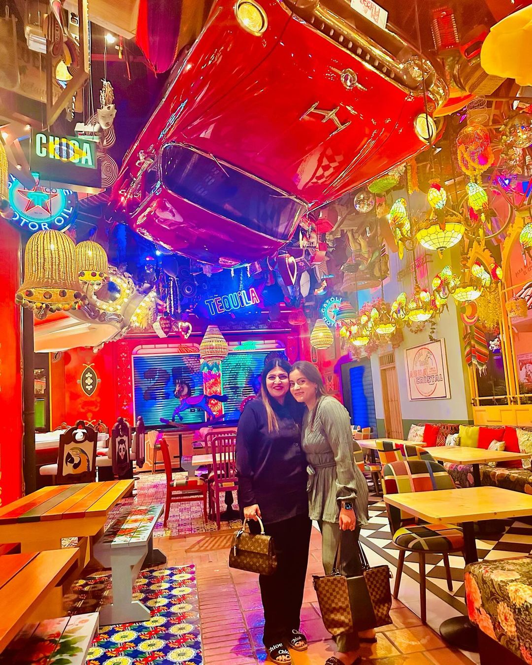 Shagufta Ejaz's Luxury Trip to Dubai Continues | Reviewit.pk