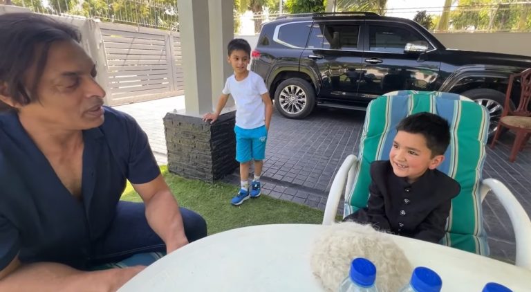 Muhammad Shiraz's Adorable Pictures With Shoaib Akhtar From Their Meet ...