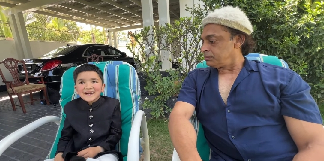 Muhammad Shiraz's Adorable Pictures With Shoaib Akhtar From Their Meet ...