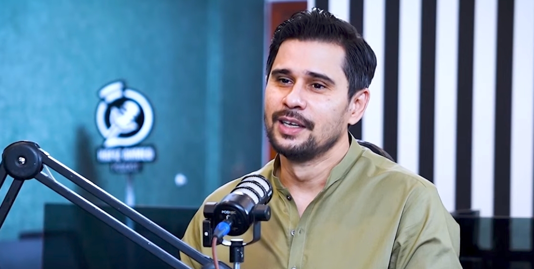 Why Tabish Hashmi's Family Left India & Settled in Pakistan | Reviewit.pk