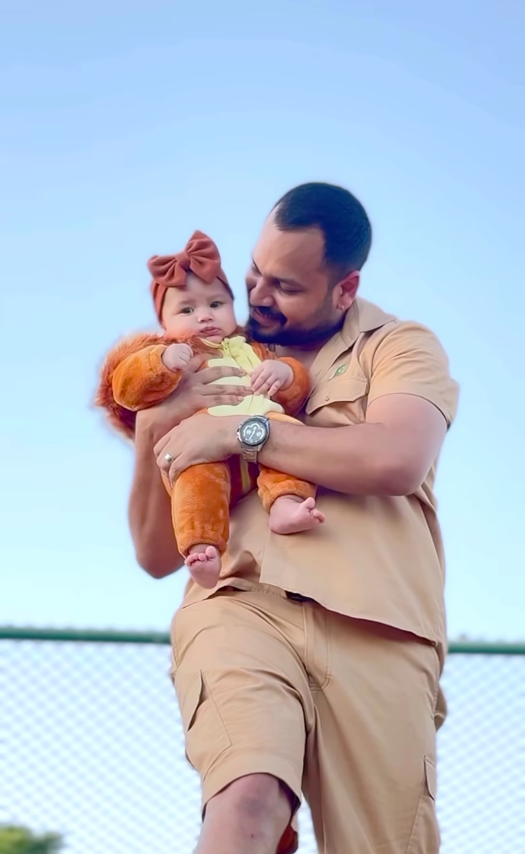 Azlan Shah & Dr Warisha Daughter Face Reveal Video & Request | Reviewit.pk