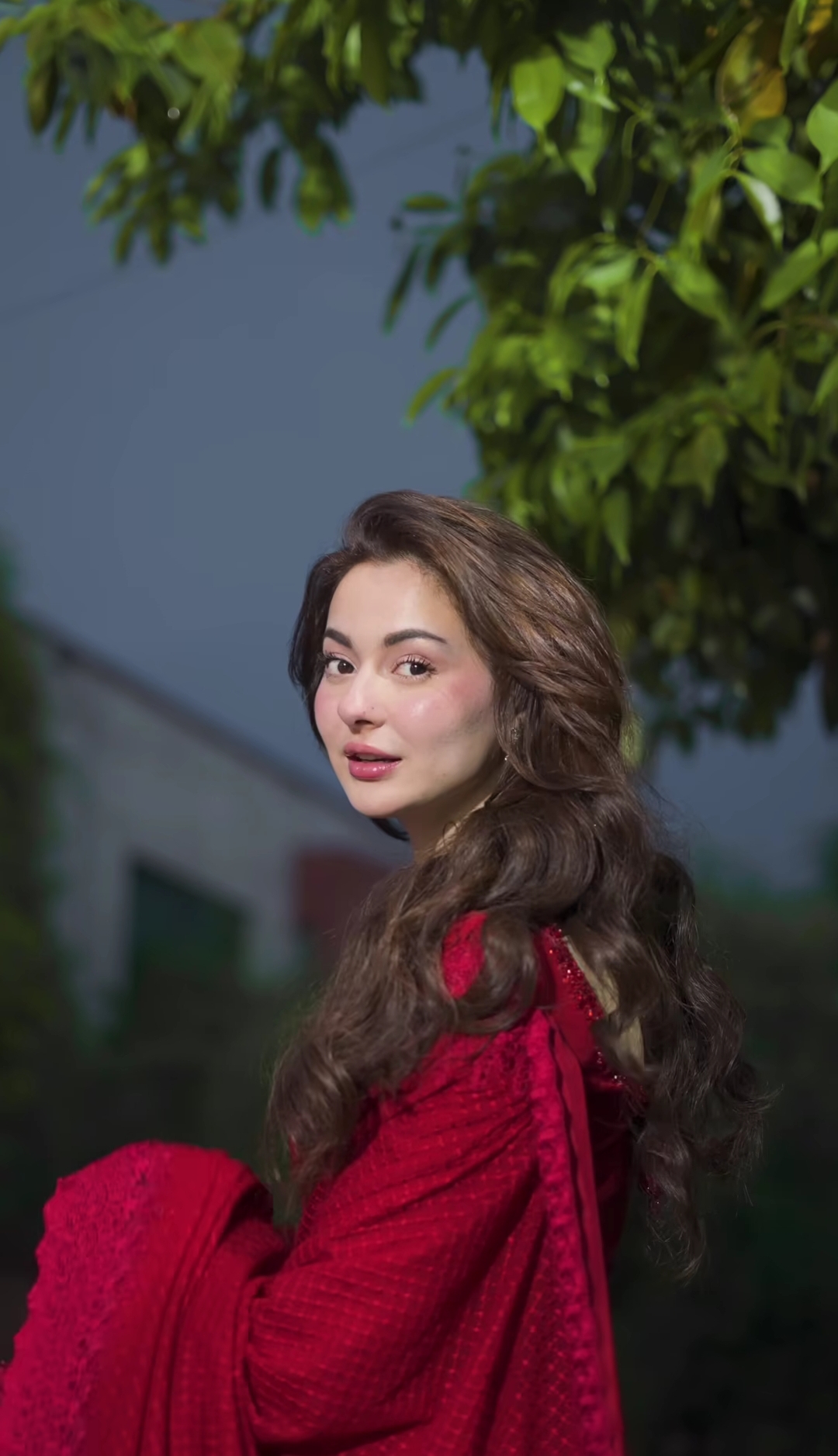Hania Aamir Latest Reel Gets Love From Indian Fans | Reviewit.pk