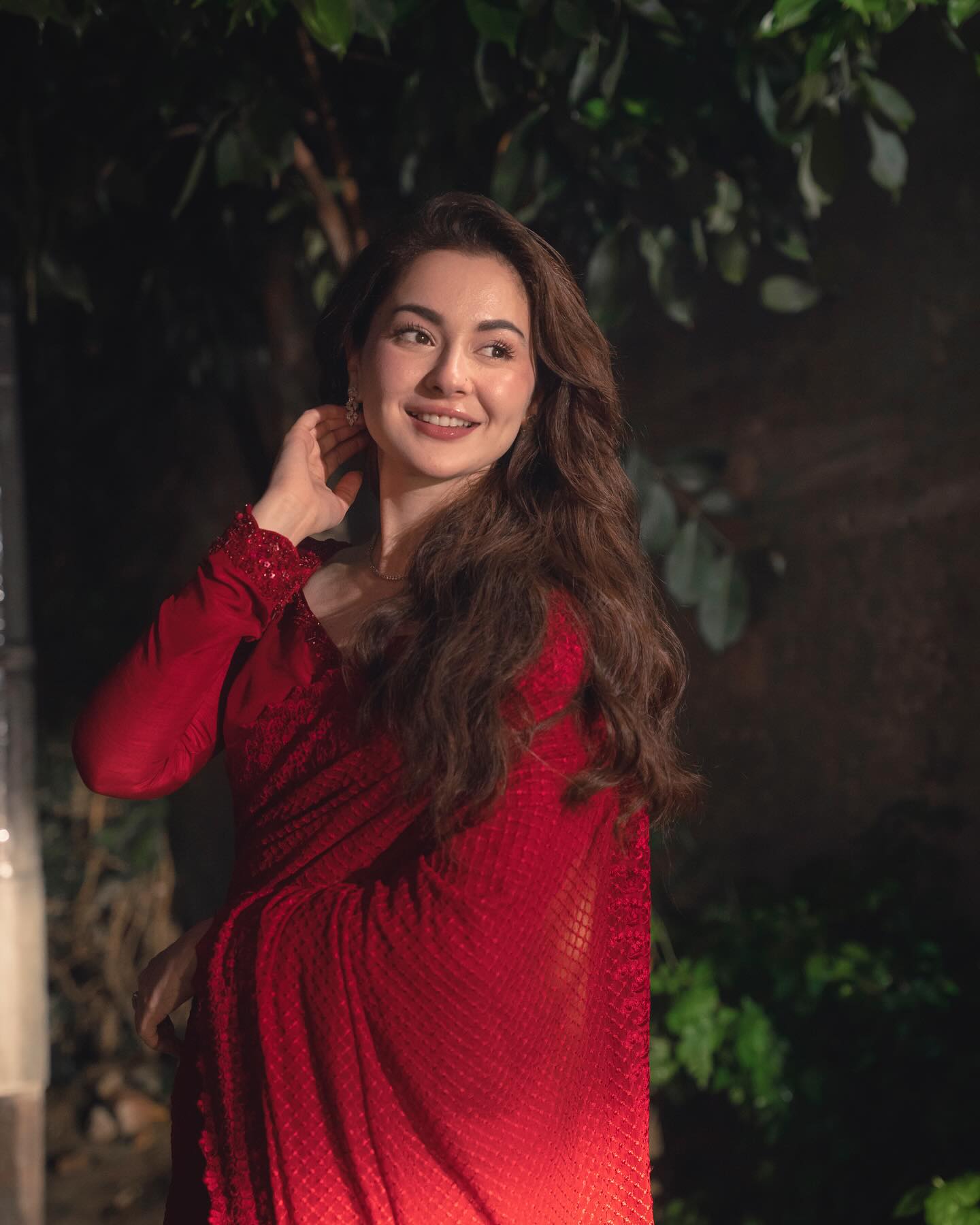 Hania Aamir's Public Appearance Leads To Criticism And Speculations ...