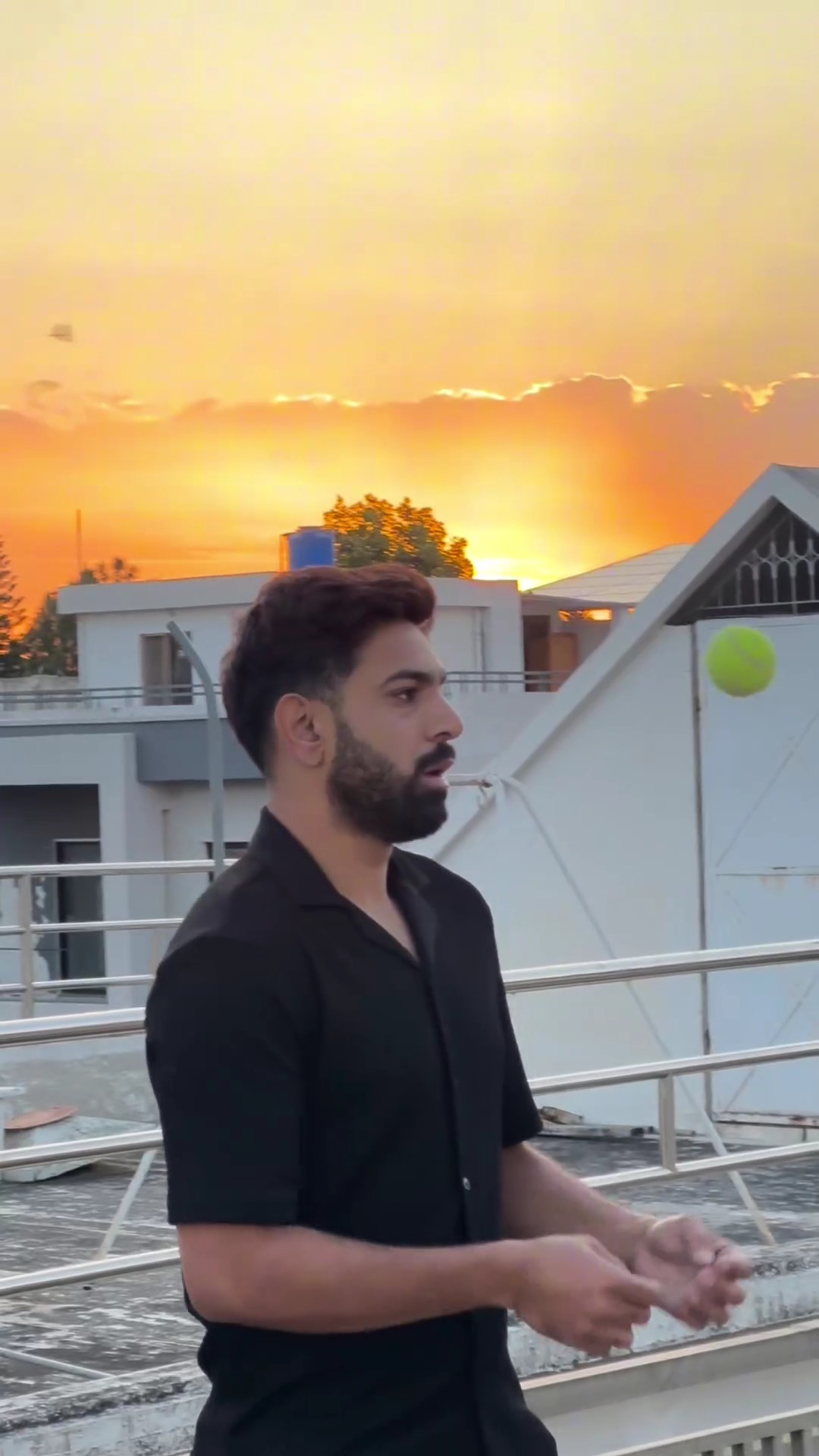 Haris Rauf Shares Cutest Video With His Mother | Reviewit.pk