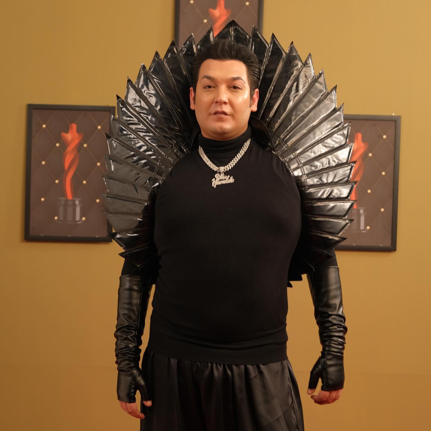 Hazim Bangwar Hits Back At Criticism On Hum Style Awards Look | Reviewit.pk