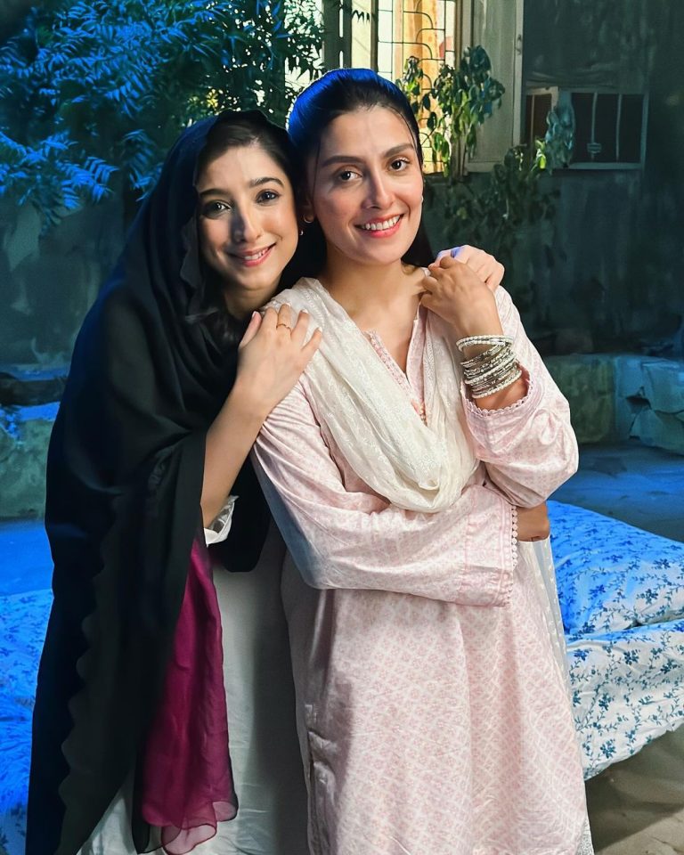 BTS Pictures From Drama Serial Jaan E Jahan's Set | Reviewit.pk