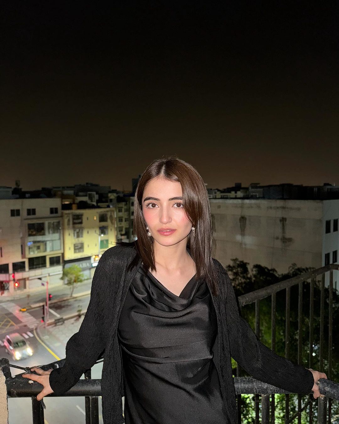 Merub Ali Pictures From Fiance Asim Azhar's Album Launch | Reviewit.pk