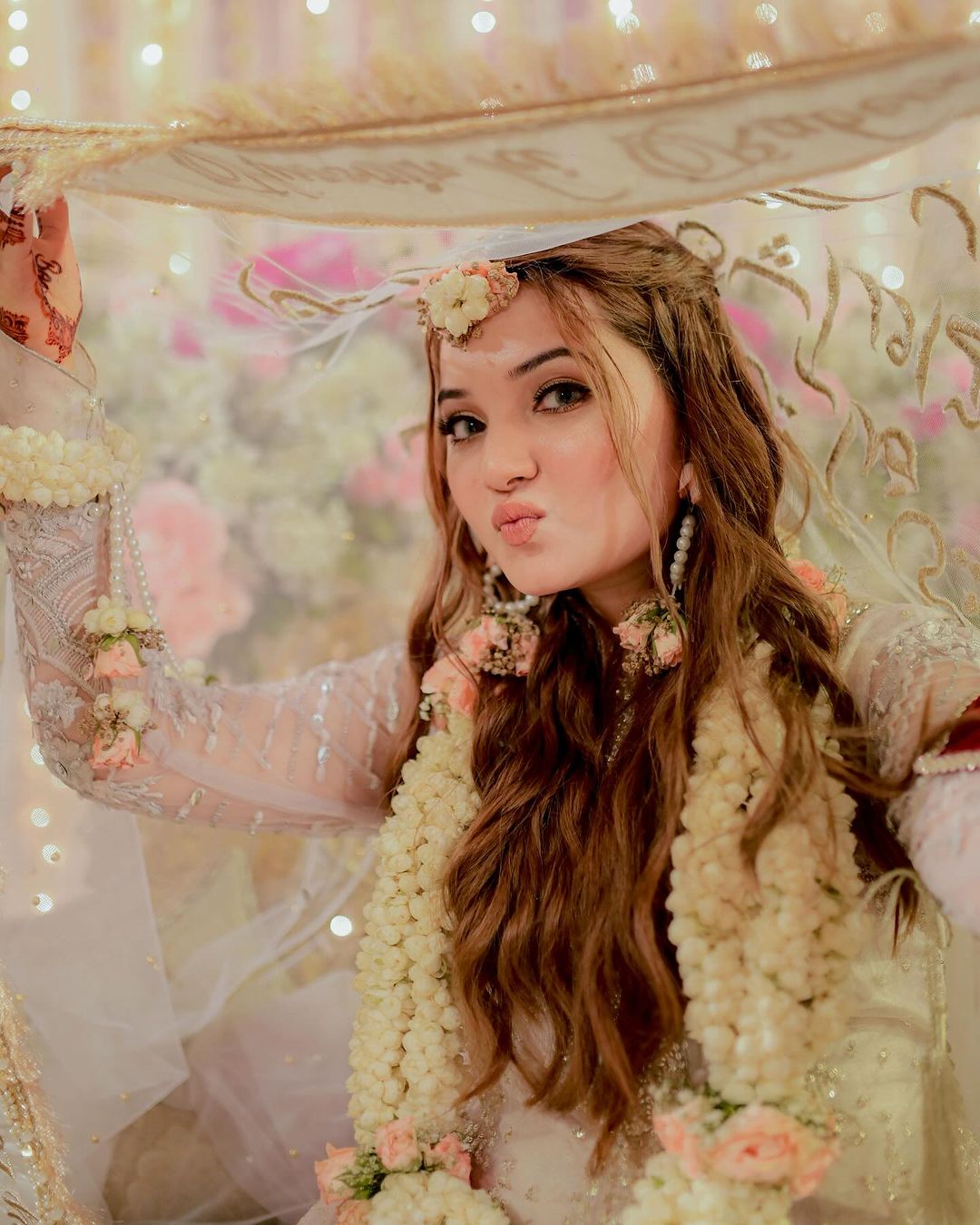 Rabeeca Khan & Hussain Tareen Baat Pakki Pictures | Reviewit.pk