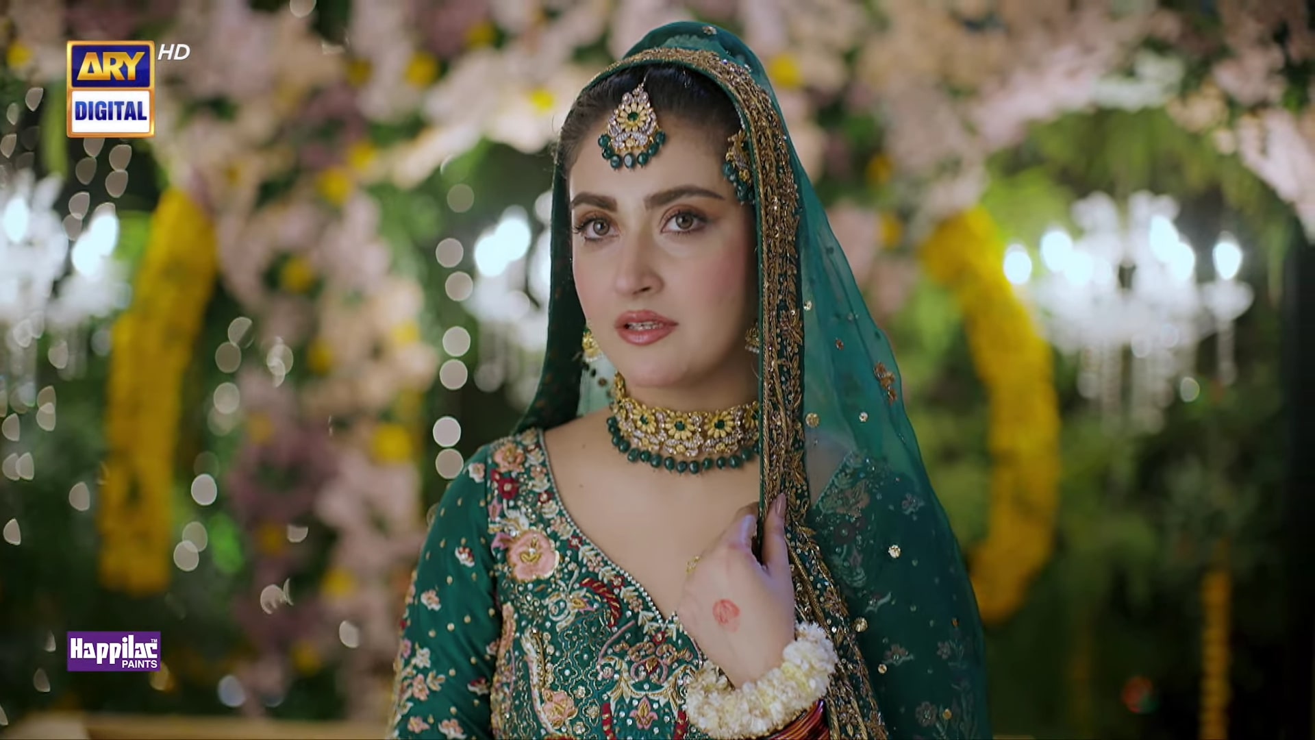 Radd Episode 11 - Public Reacts To Major Twist | Reviewit.pk