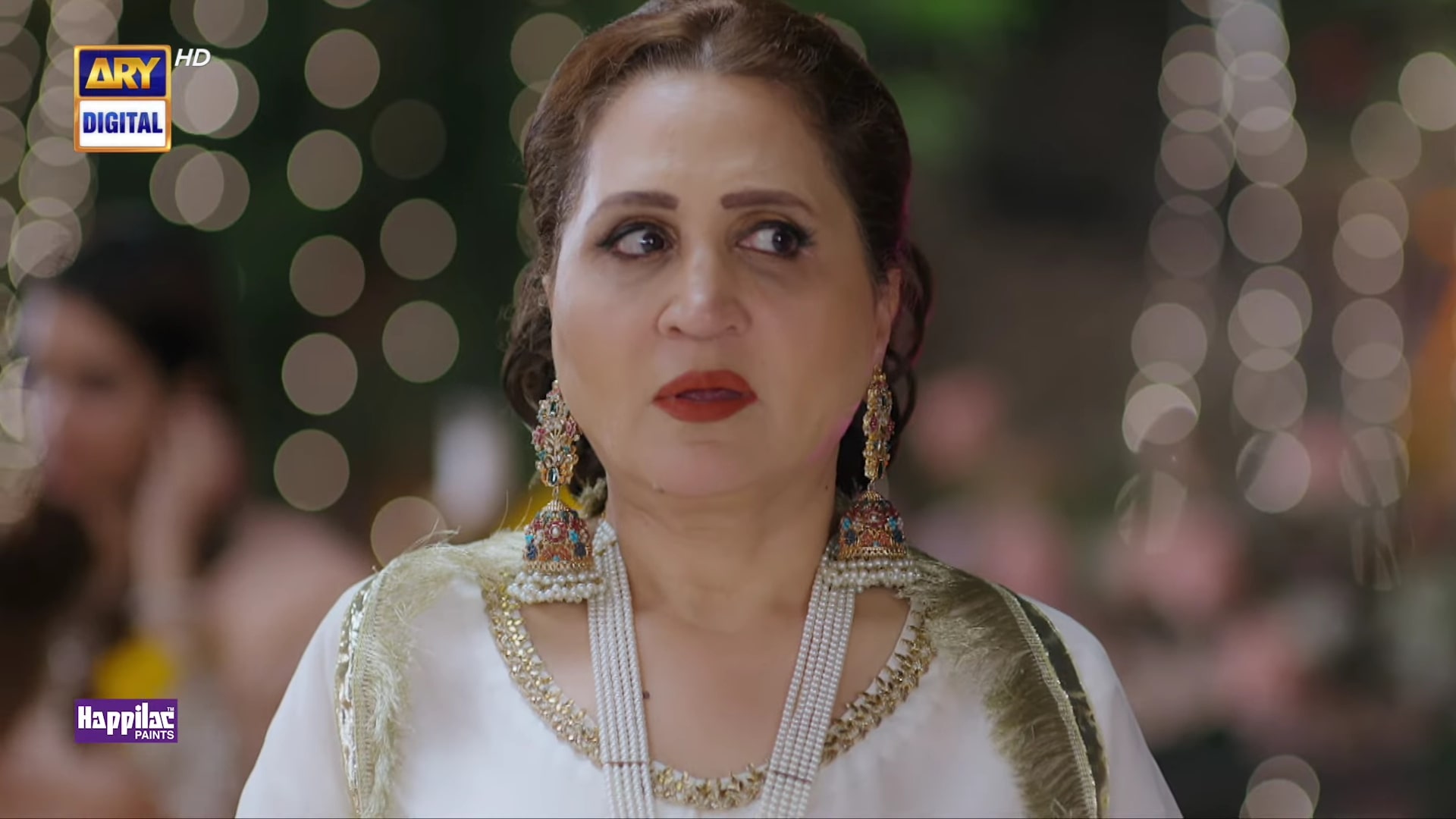 Radd Episode 11 - Public Reacts To Major Twist | Reviewit.pk