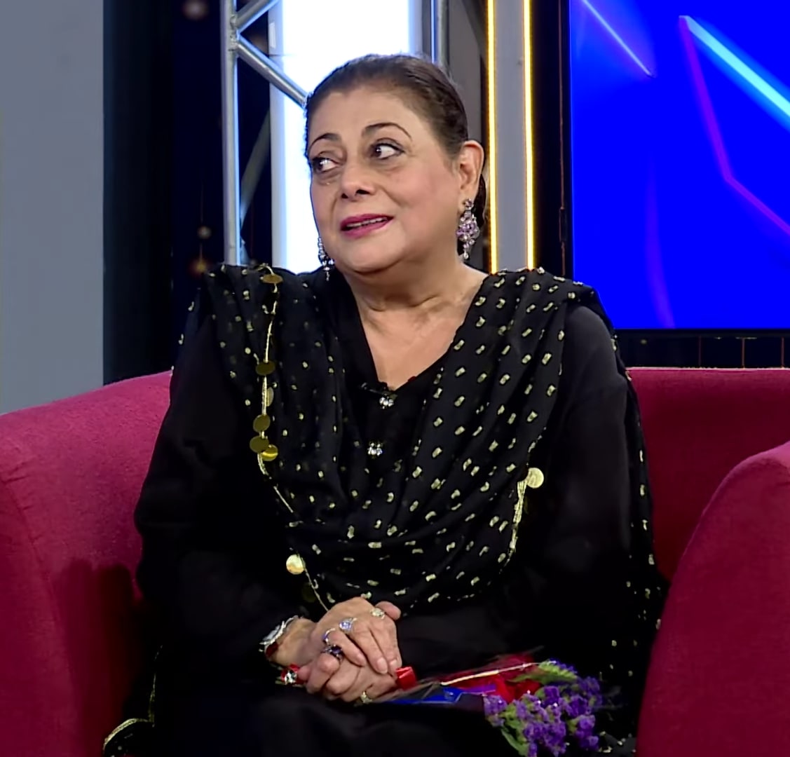 Seemi Raheel Points Out Wrong Parenting Attitude | Reviewit.pk