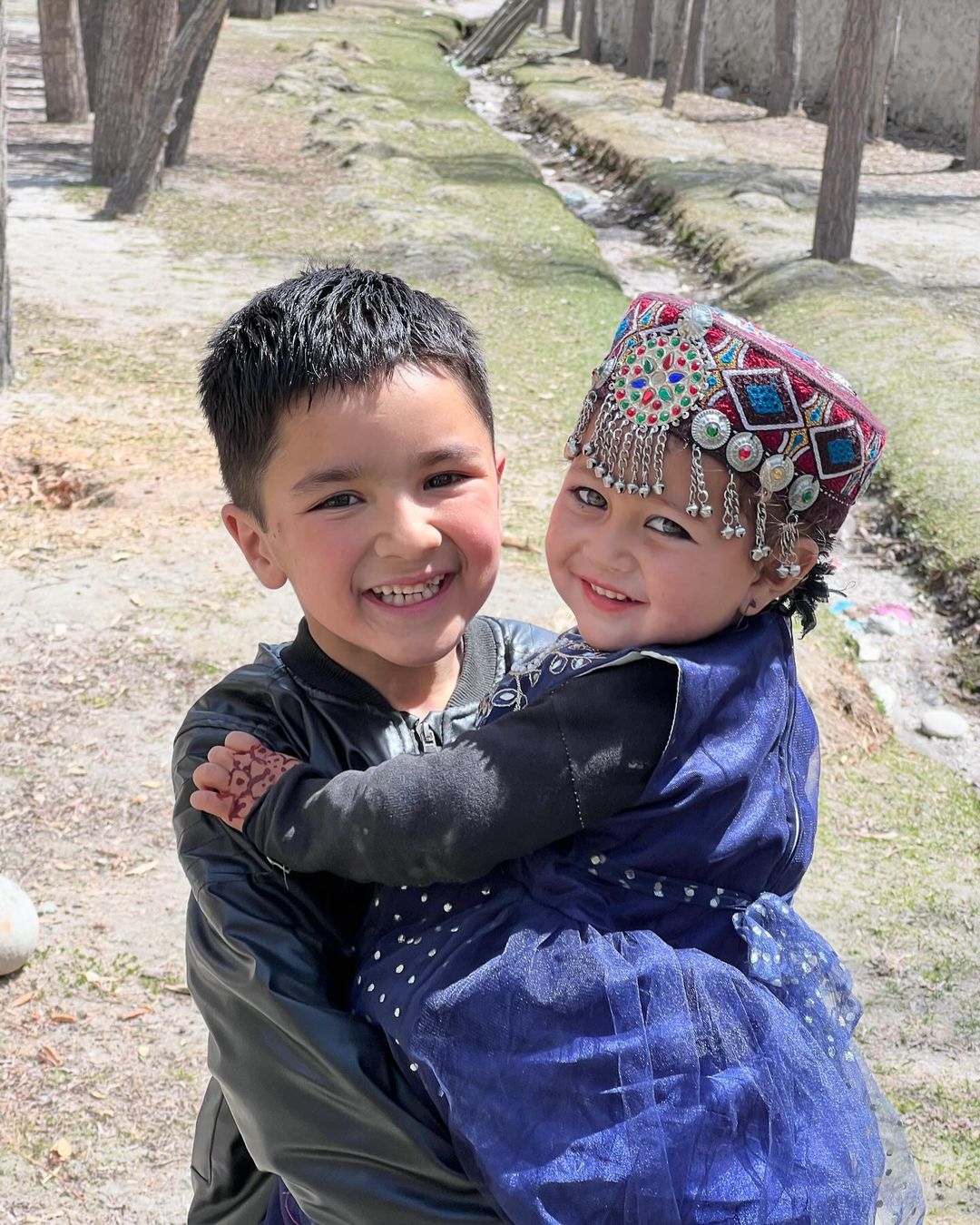 Beautiful HD Images Of Shiraz and Muskan | Reviewit.pk