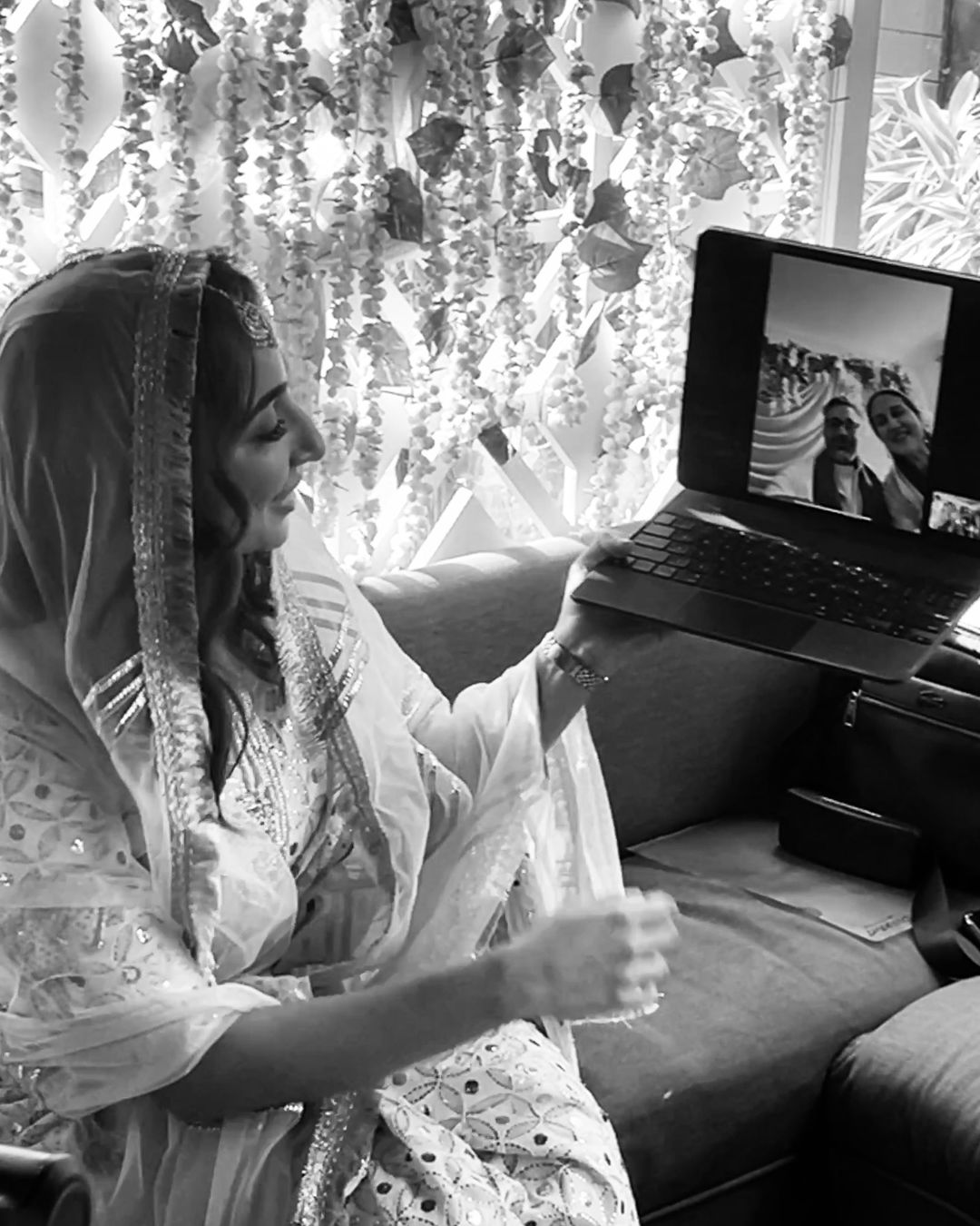 Anoushey Ashraf Announces Nikah & Share Pictures | Reviewit.pk