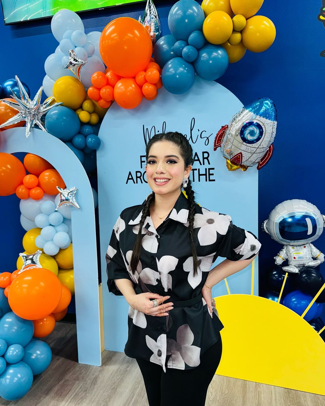 Arisha Razi Shares Beautiful Pictures From Sugar Land, Texas | Reviewit.pk