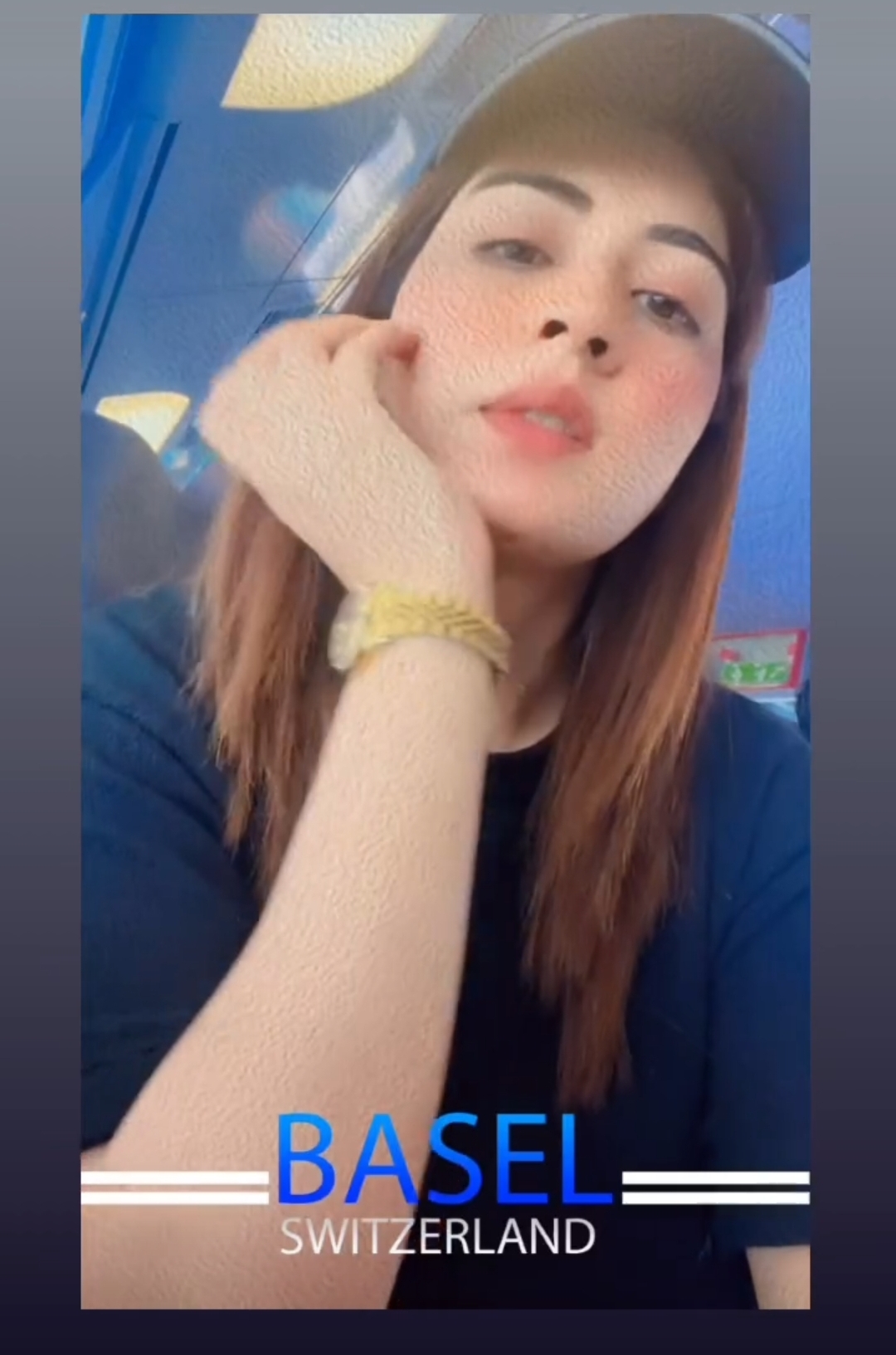 Aroosa Khan Shares New Pictures From Switzerland | Reviewit.pk