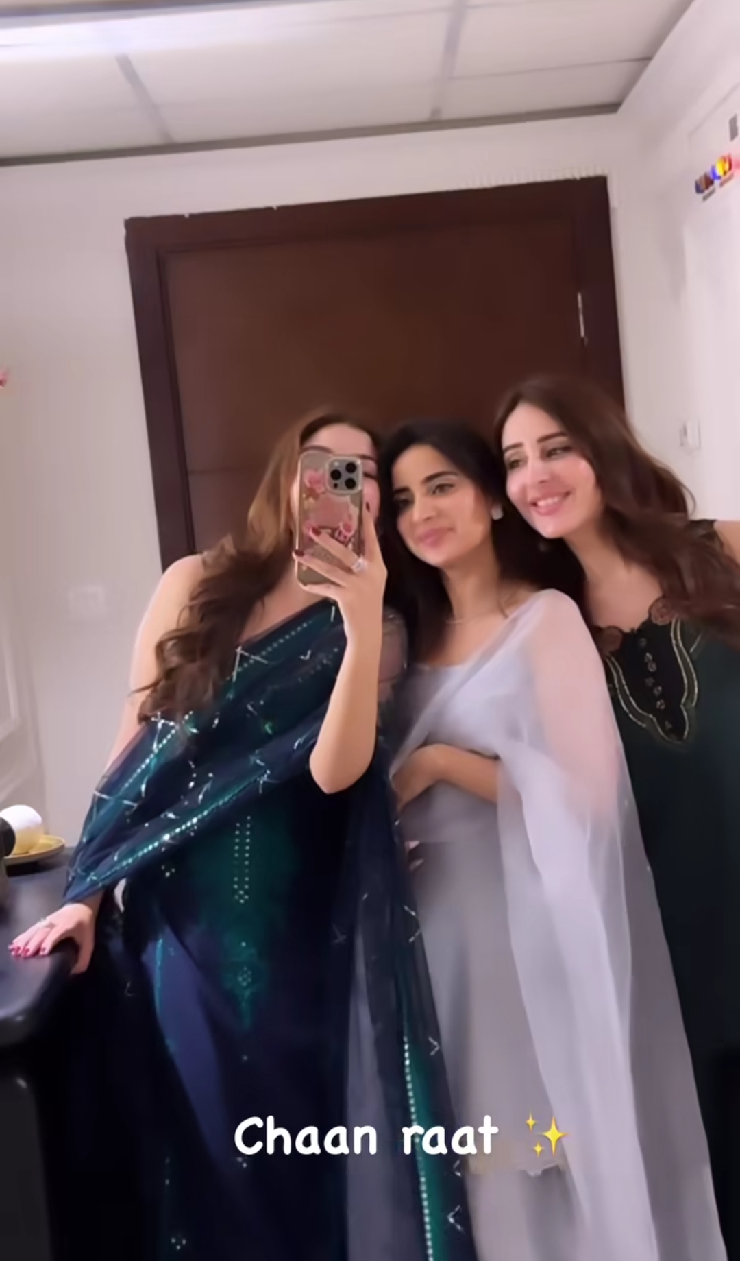 Celebrities Enjoying Chaand Raat With Friends & Family | Reviewit.pk