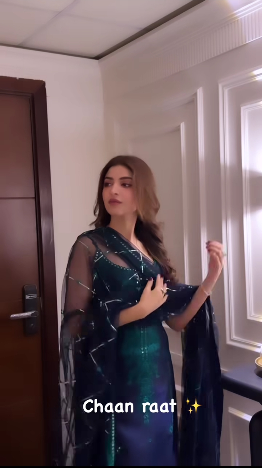 Celebrities Enjoying Chaand Raat With Friends & Family | Reviewit.pk