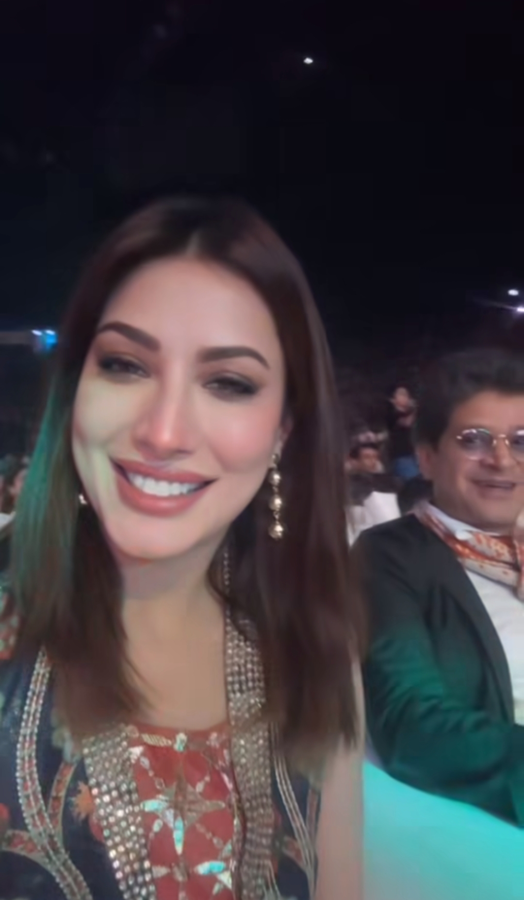 Saba Qamar & Mehwish Hayat Enjoying Atif Aslam's Concert In Abu Dhabi ...