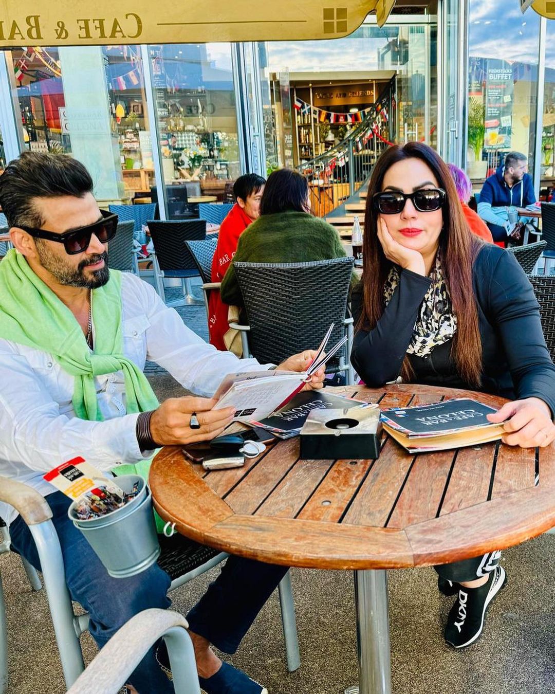 Sadia Imam Family Pictures From Germany | Reviewit.pk