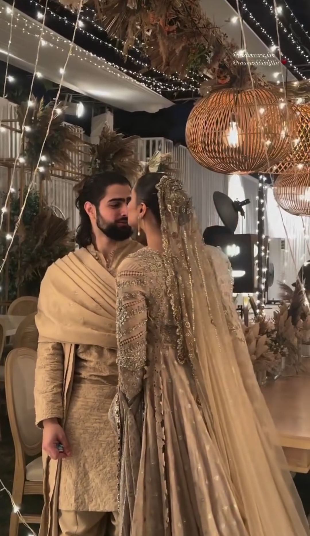 Shabbir Jan Daughter Yashmeera's Nikah Pictures | Reviewit.pk