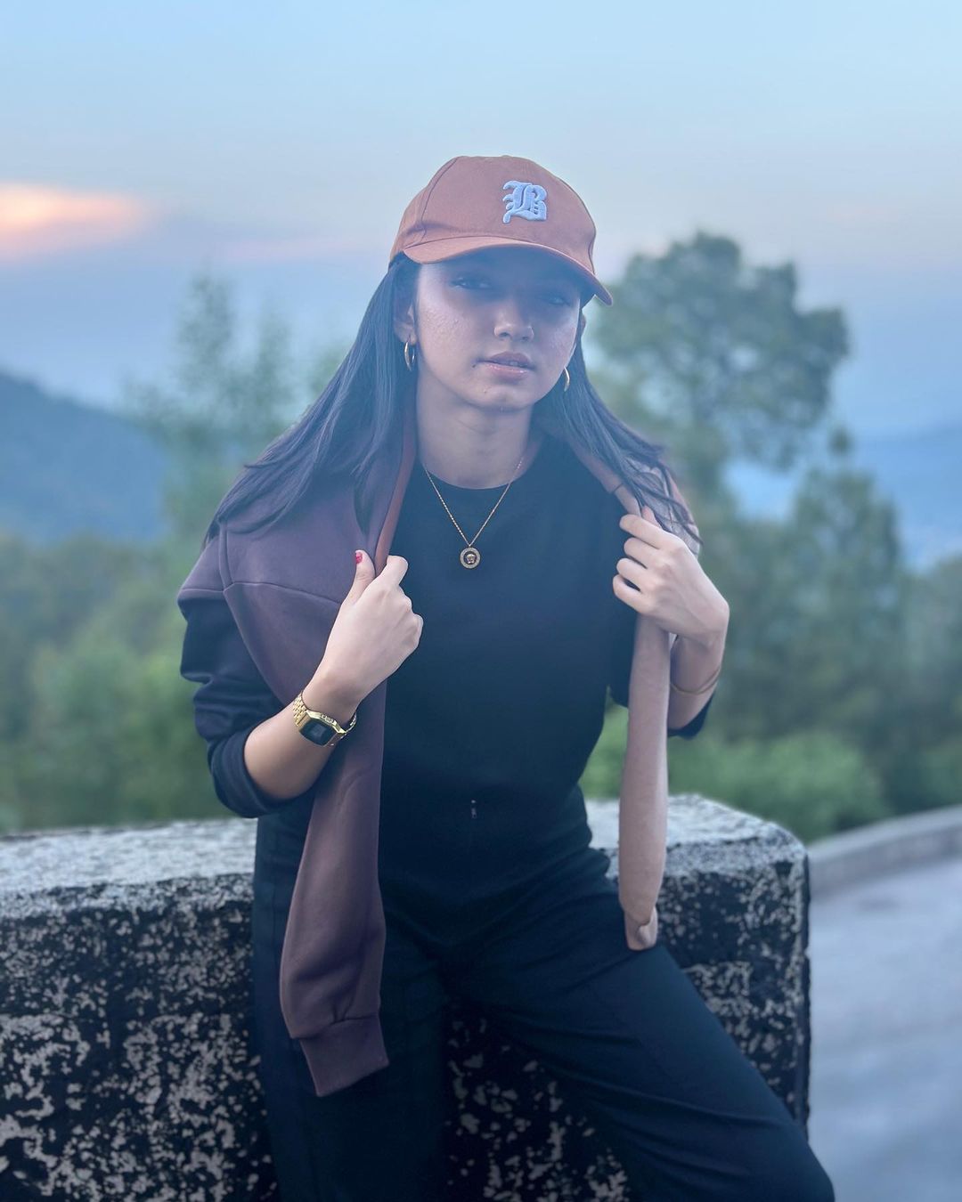 Aina Asif Shares Pictures From Murree Trip | Reviewit.pk