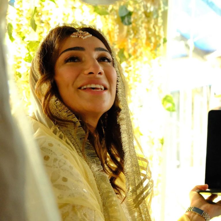 Anoushey Ashraf Announces Nikah & Share Pictures | Reviewit.pk