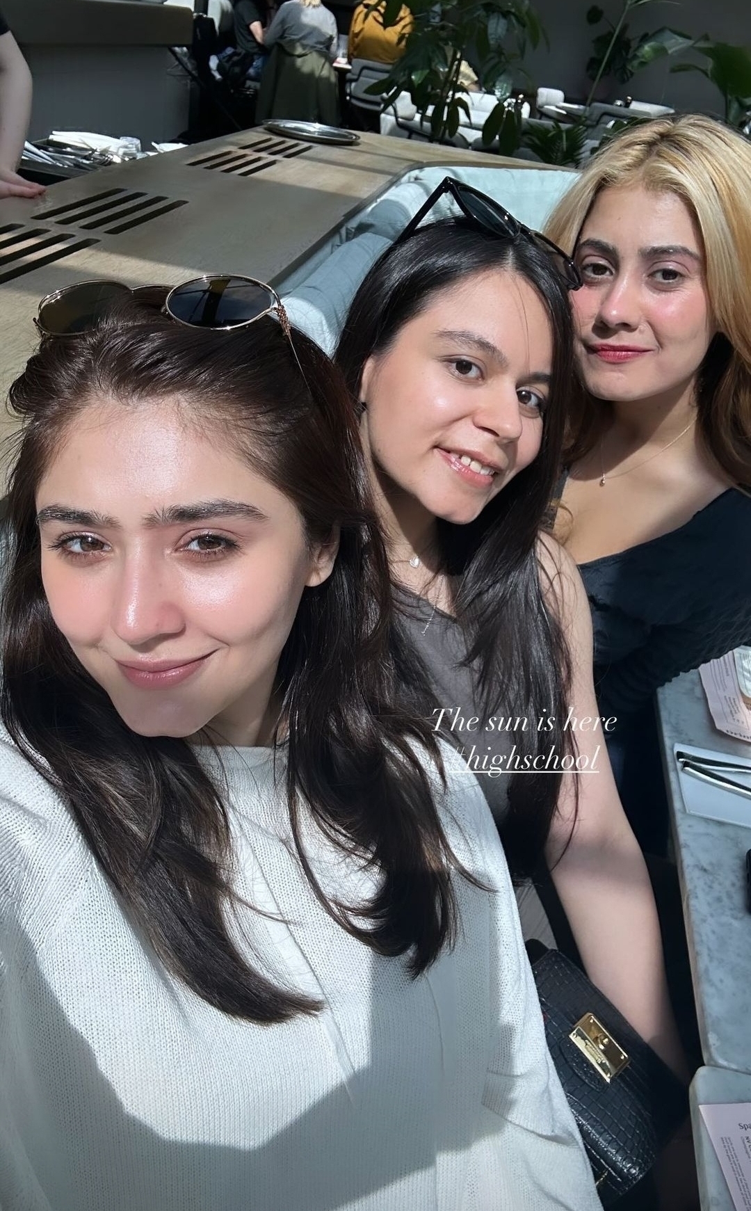 Durefishan Saleem's Gorgeous New Pictures From London | Reviewit.pk