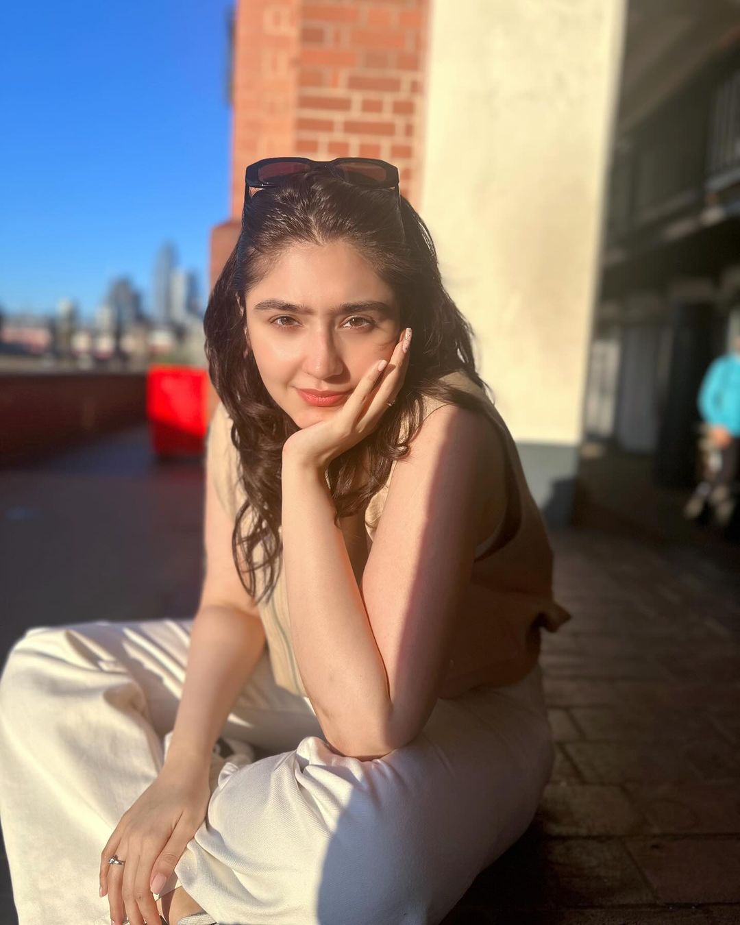 Durefishan Saleem's Gorgeous New Pictures From London | Reviewit.pk